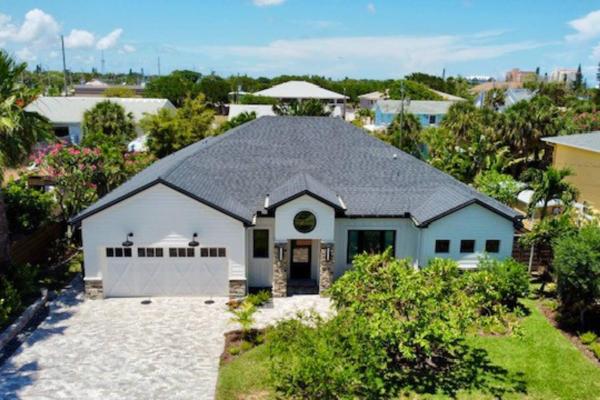 Harding Haven Spacious Pool Home One Block To The Beach - Cocoa Beach, FL