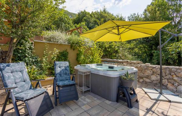 Cozy Home In Veli Dol With Jacuzzi - Jadranovo