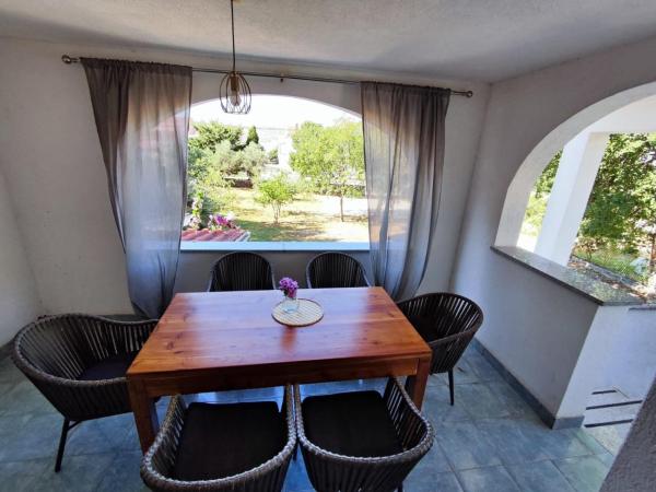 Apartmants Bura - Starigrad