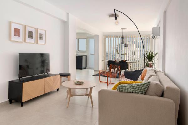 Amazing Two Bedroom Apartment - Larnaca