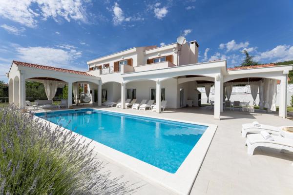 Villa Olivia - Peaceful Family Paradise Near Beach - Brela