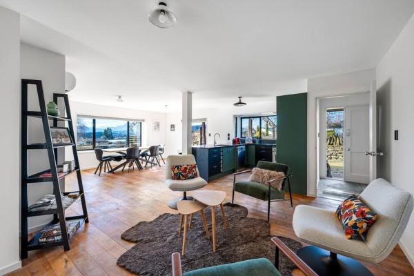 Wanaka Close To Town Modern With A Fireplace And Heat Pumps Sleeps 6 - Wanaka