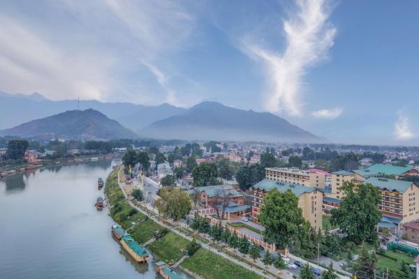 Radisson Collection Hotel & Spa, Riverfront Srinagar - Srinagar