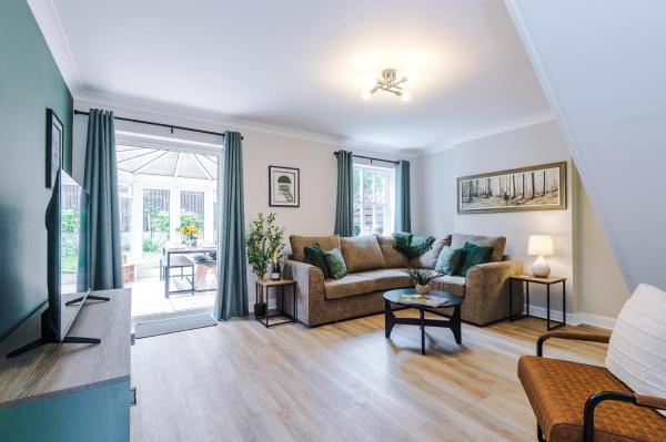 New! Stunning 3-bed Home In Chester By 53 Degrees Property, Ideal For Groups, Free Parking! - Chester