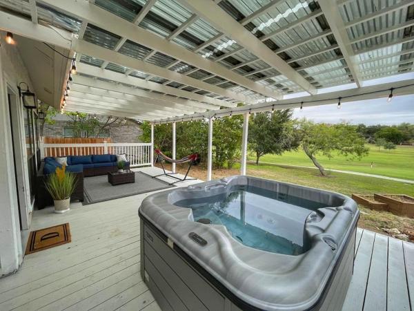 Stunning Deck, Hot-tub View To Lake & Golf Course - Texas