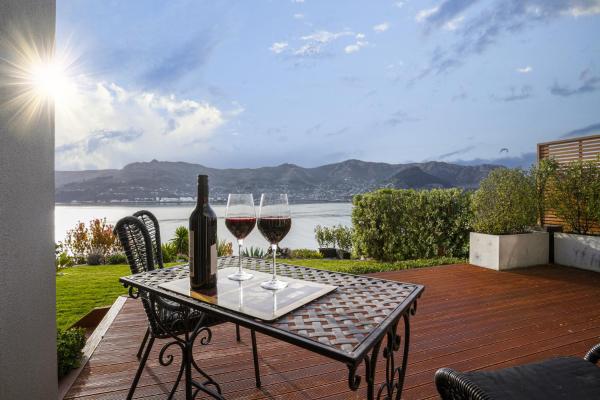 Sanctuary At The Bay - Diamond Harbour Retreat - Lyttelton