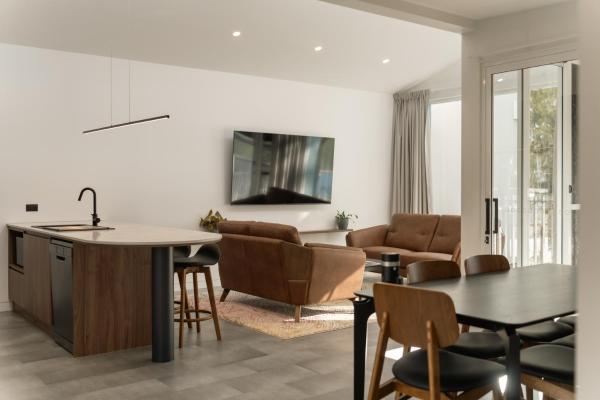 Clare Hillside Apartments - Clare