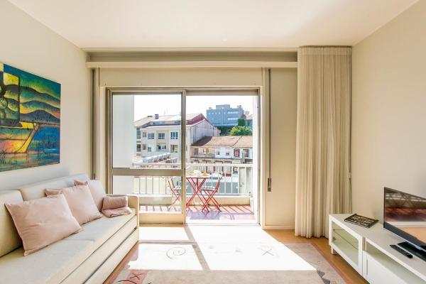 Alba House & Free Parking - Oporto