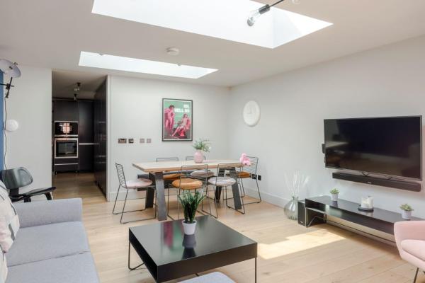 The Instagood Apartment - Covent Garden - By Frankie Says - Central London