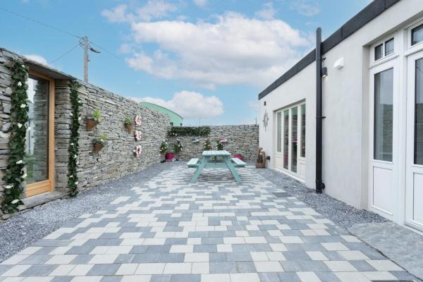 Holland House No3 - Lahinch