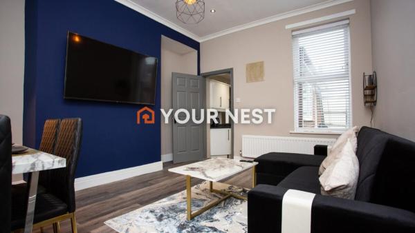 Modern Interior Spacious Four Bedroom Apartment - Tynemouth