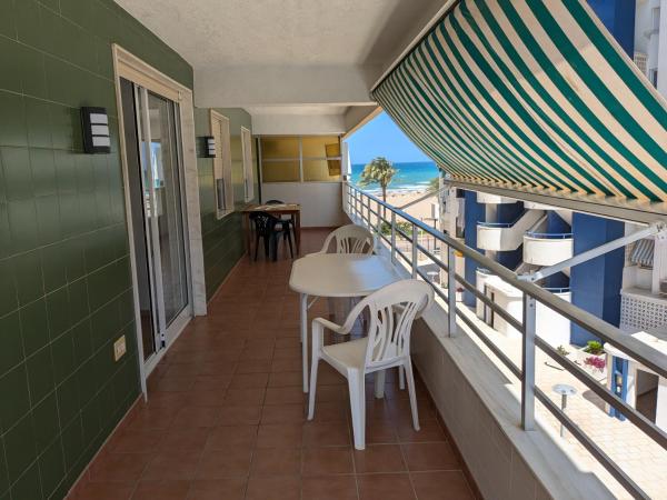Apartamento Los Juncos - 50m Playa - Sólo Familias - Parking Gratuito - Wifi - Tv 55" 4k - Ps5 - Gandia