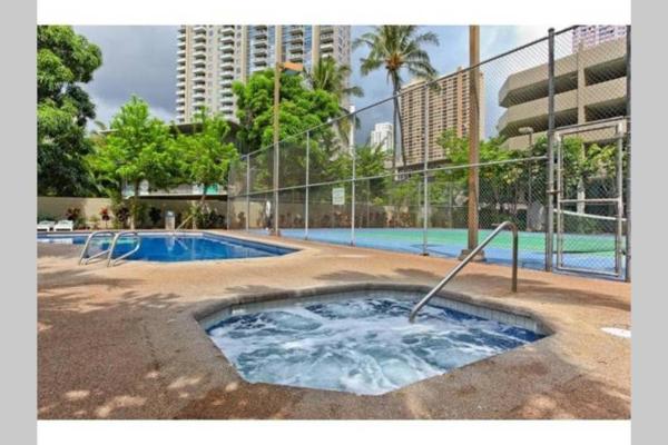 Waikiki Studio Steps To Beach-mall Free Parking-wifi - Honolulu