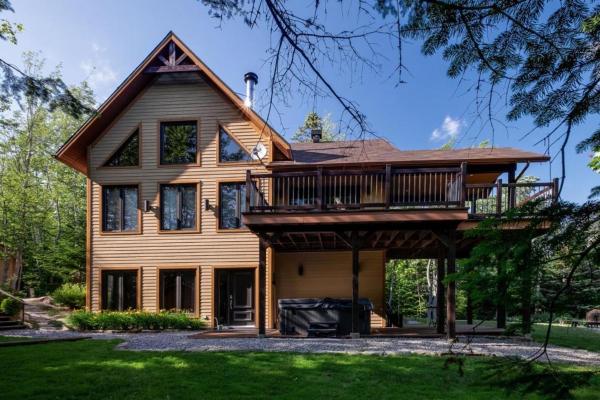 Au Grand Merisier : Chalet Alpin - Le Massif de Charlevoix