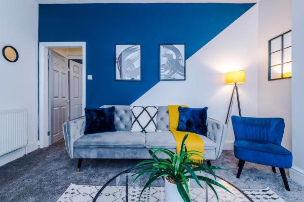 Spacious 3-bed Home In Manchester By 53 Degrees Property, Ideal For Business & Long-term Stays - Sleeps 9! - 