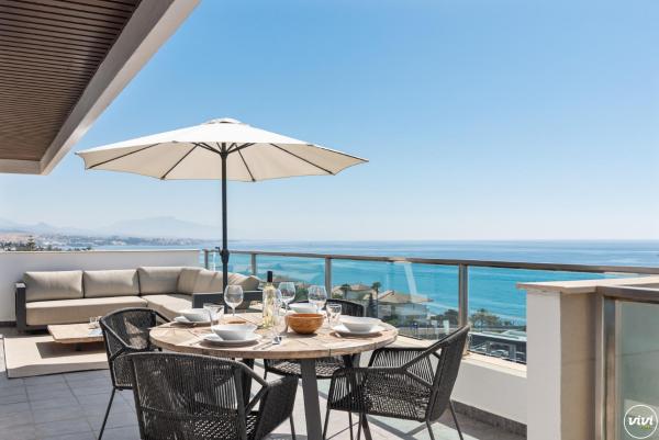 Vivi Homes - Casa Skye Pool, Terrace & Sea View - Estepona