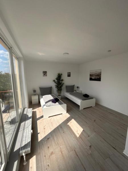 Bookandstay24 Dietzenbach 2 Zimmerwohnung Mit Balkon, Küche Und Parkplatz - Frankfurt am Main