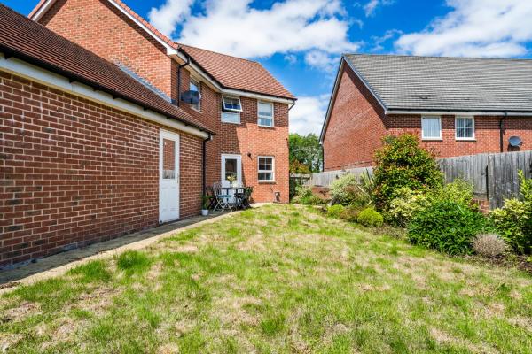 Argus 4-bed Haven, Contractor, Families, Industrial Area - Hemel Hempstead