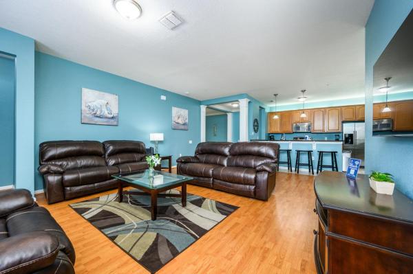 Luxury Lakeview Penthouse, Vista Cay Orlando 1027 - Windermere