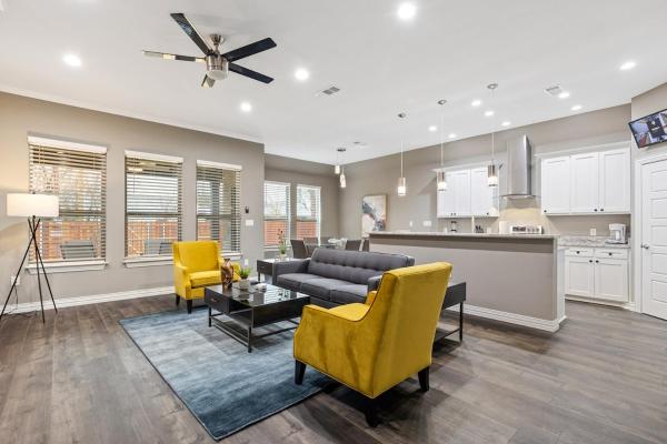 Grand Prairie Getaway - Grand Prairie, TX