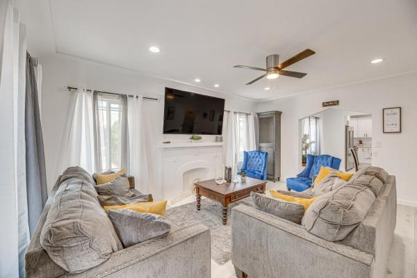 East Los Angeles Retreat About 2 Mi To Citadel Outlets - Montebello, CA