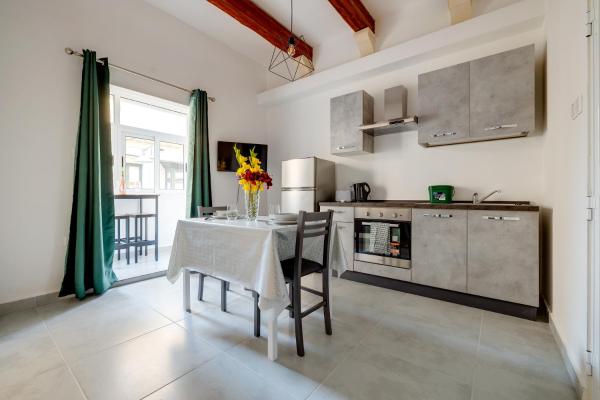 Stylish 1br Studio Apt In Gzira - Malta