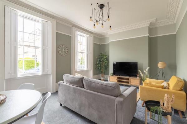 Montpellier Villa - Cotswolds