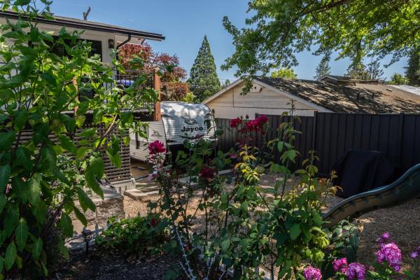 Chic Rv Retreat, Stunning Yard In Roseburg - Oregon