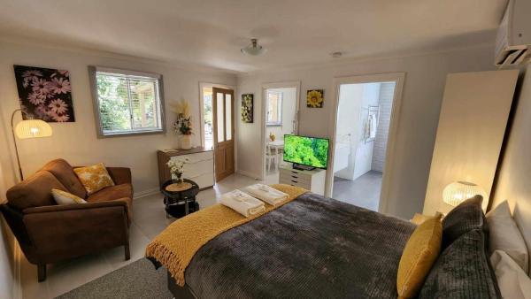 Riesling Trail & Clare Valley Cottages - Clare