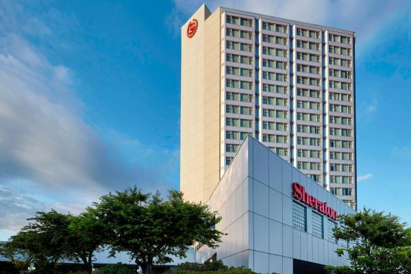 Sheraton Vancouver Guildford Hotel - Port Moody