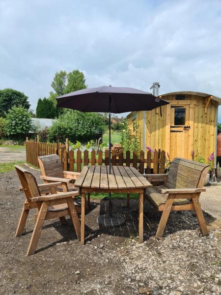 Poachers Keep, Shepherds Hut - Stoke-on-Trent