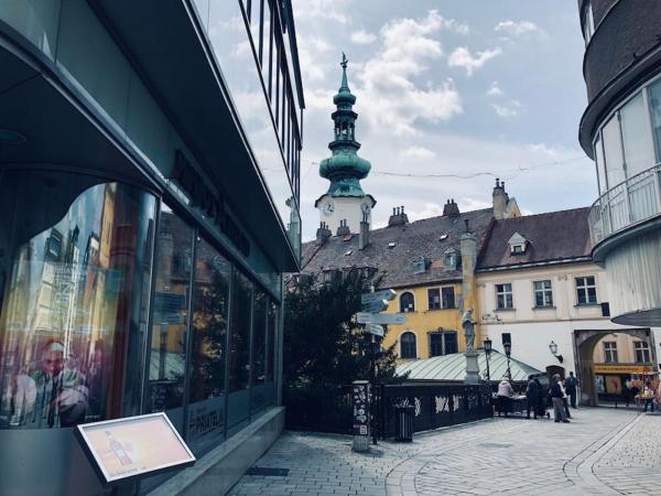 Bratislava Centrum - Moderný Komfortný Apartmán - Bratislava