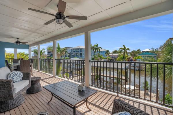 218 Primo Dr - Mermaid Beach House Home - Fort Myers Beach, FL