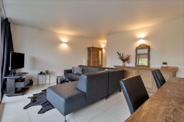 Duplex Appartement In Rustige Woonwijk - Boom