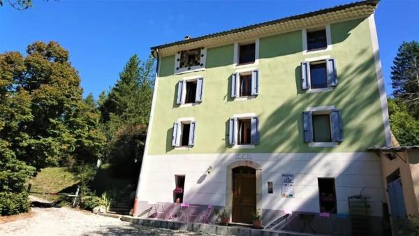 Maison Spacieuse à Castellane Avec Jardin Et Vue Montagne - Castellane