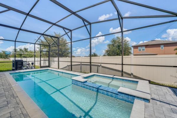 Relax, Play, Swim: Luxe Haines City Home W/ Lanai! - 대븐포트