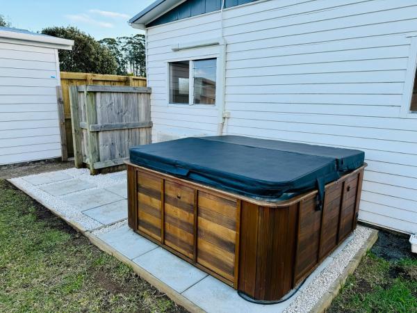 The Bach - Spa Pool, Pets, Scooters & Family Friendly - 菲蒂昂格