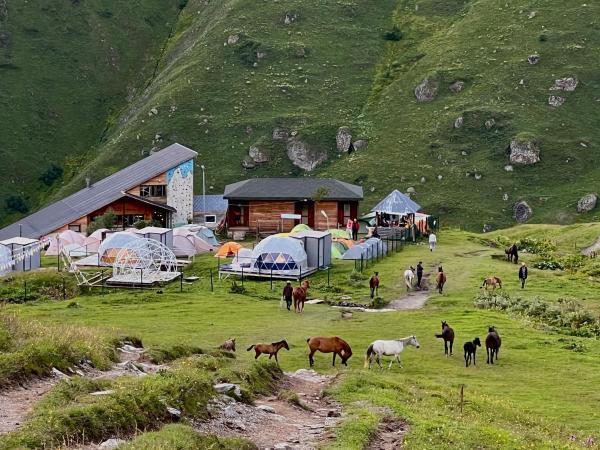 Zeta Camping -Chaukhi View Mountain Retreat - Géorgie