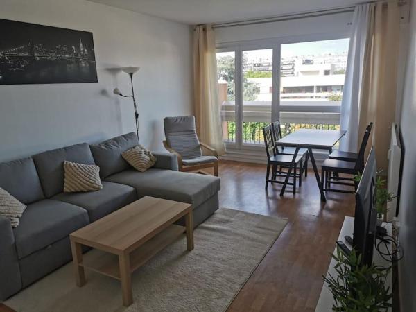 F3 Composé De 2 Grands Lits Et 1 Grand Canapé Lit - Évry