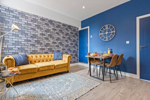 4 Beds 3 Bath (2-ensuites) Free Parking 75mbps - Shropshire