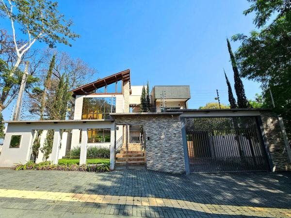 5 Quartos Casa Alto Padrão Centro A 6 Min Paraguai - Ciudad del Este