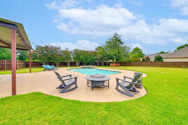 Fire Pit And Sauna Spacious Lake Texoma Retreat! - Eisenhower State Park, Denison