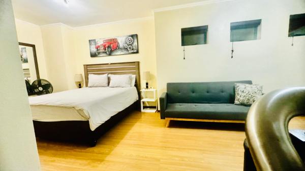 Stunning 2 Bedroom Inverter , Wifi Inside Golf Estate - Randburg