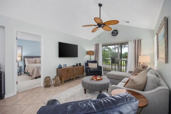 Stylish 8-person Golf Condo In Pawleys Island, Off-season Stay - Pawleys Island, SC
