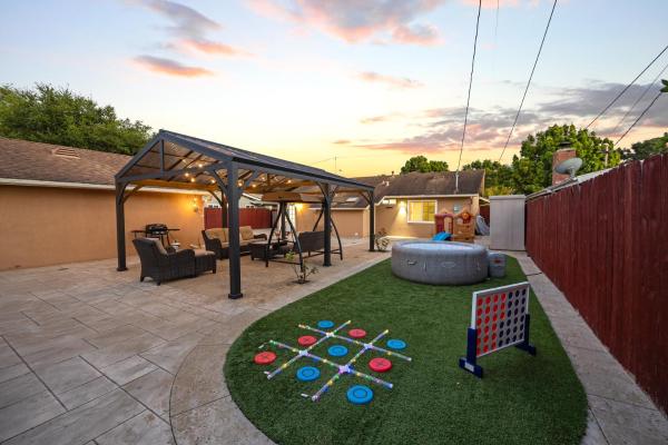 Coastal Home Near Ucsb & Airport, Hot Tub, King Beds, Fast Wifi, Sleeps 6 - Santa Barbara, CA