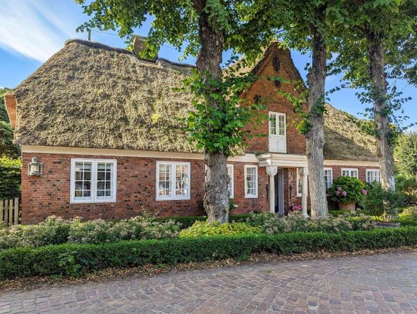Das-kommandeur-haus-ihr-familien-ferienhaus-in-nieblum-auf-foehr - Nieblum