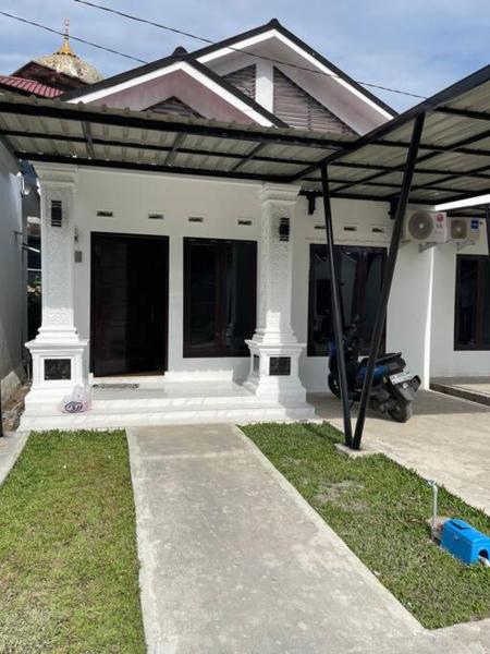 Modern House With 2 Bedrooms - Padang