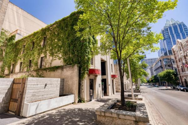 Firehouse Hostel - Austin, TX