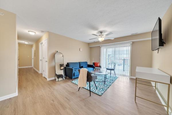 Stonecrest 701, 2bd Apt I Free Parking I Pool - New Albany, IN