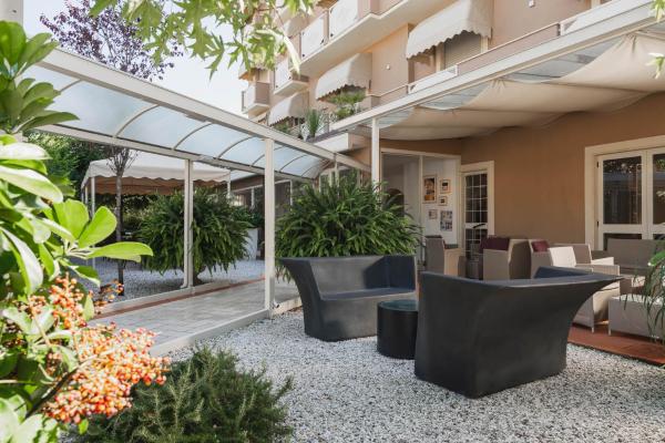 Hotel Azzurra - Pietrasanta